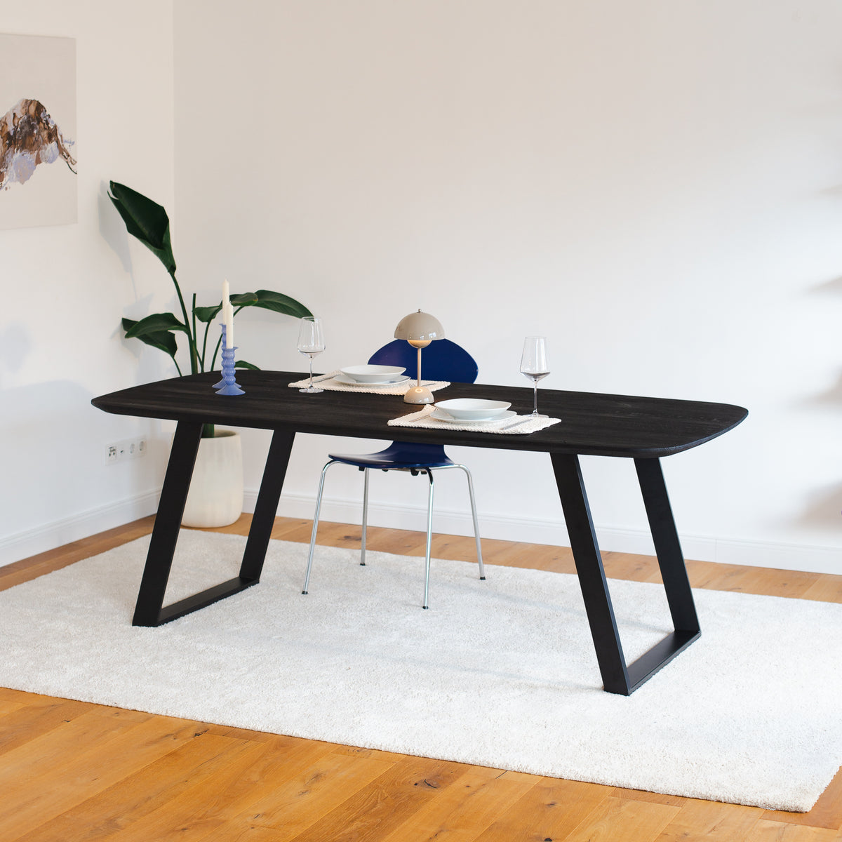 Esstische schwarz geköhlt mit Bootsform – ISCOR